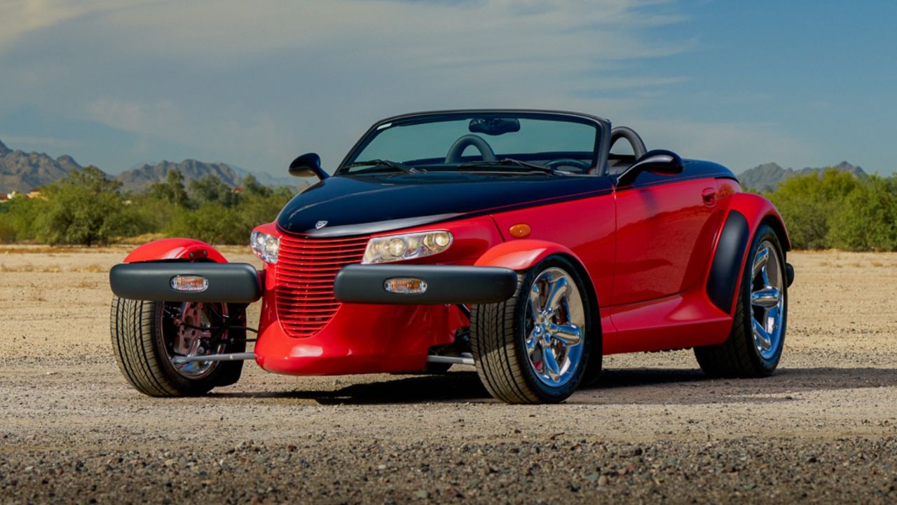 Plymouth Prowler : ce cabriolet américain, issu directement d'un ...